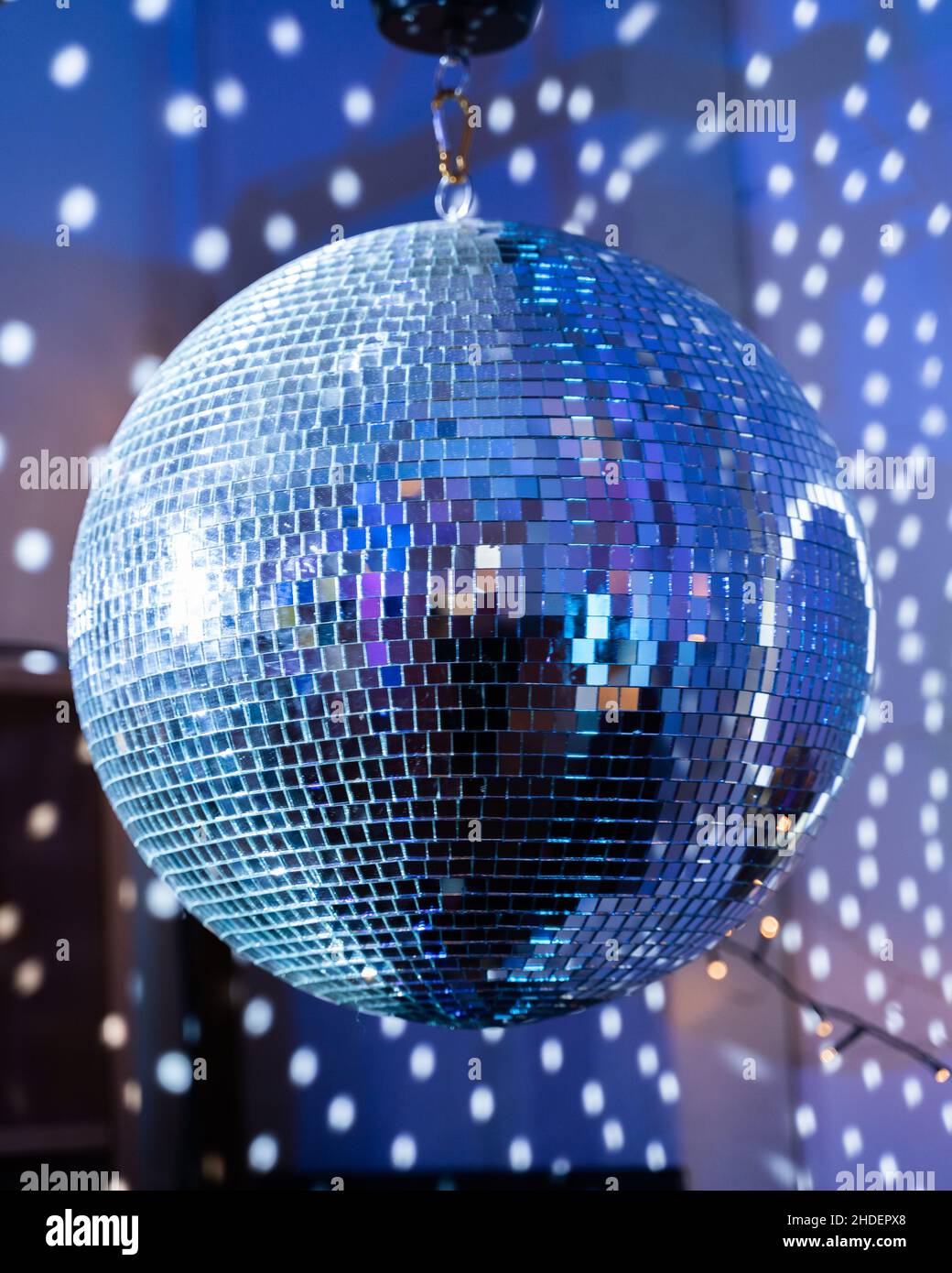 Blue disco ball hi-res stock photography and images - Alamy