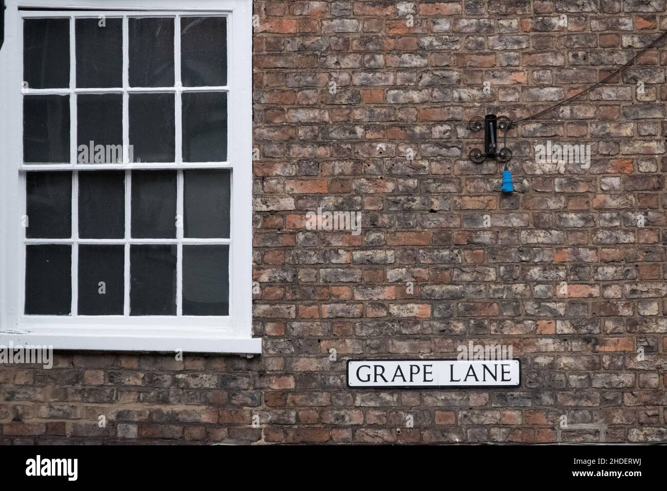 Aged brick wall hi-res stock photography and images - Alamy