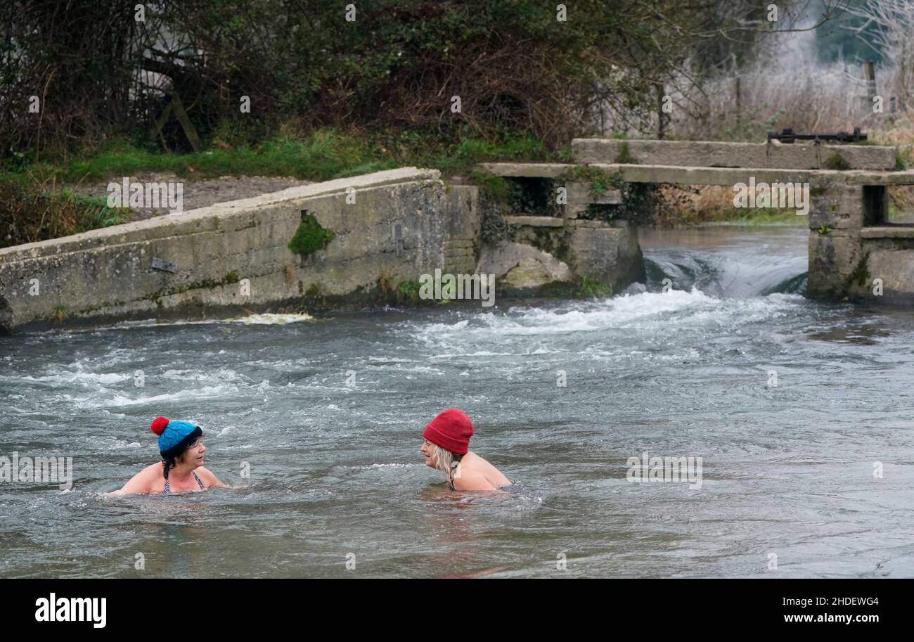 River itchen at twyford hi-res stock photography and images - Alamy