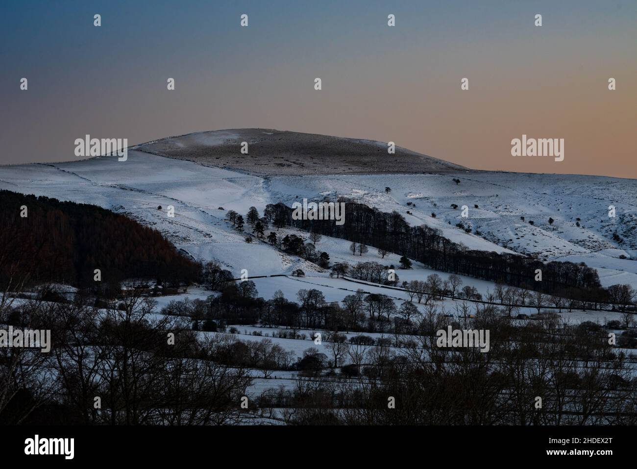 The Peak District, Castleton on a early Winter Morning Stock Photo - Alamy