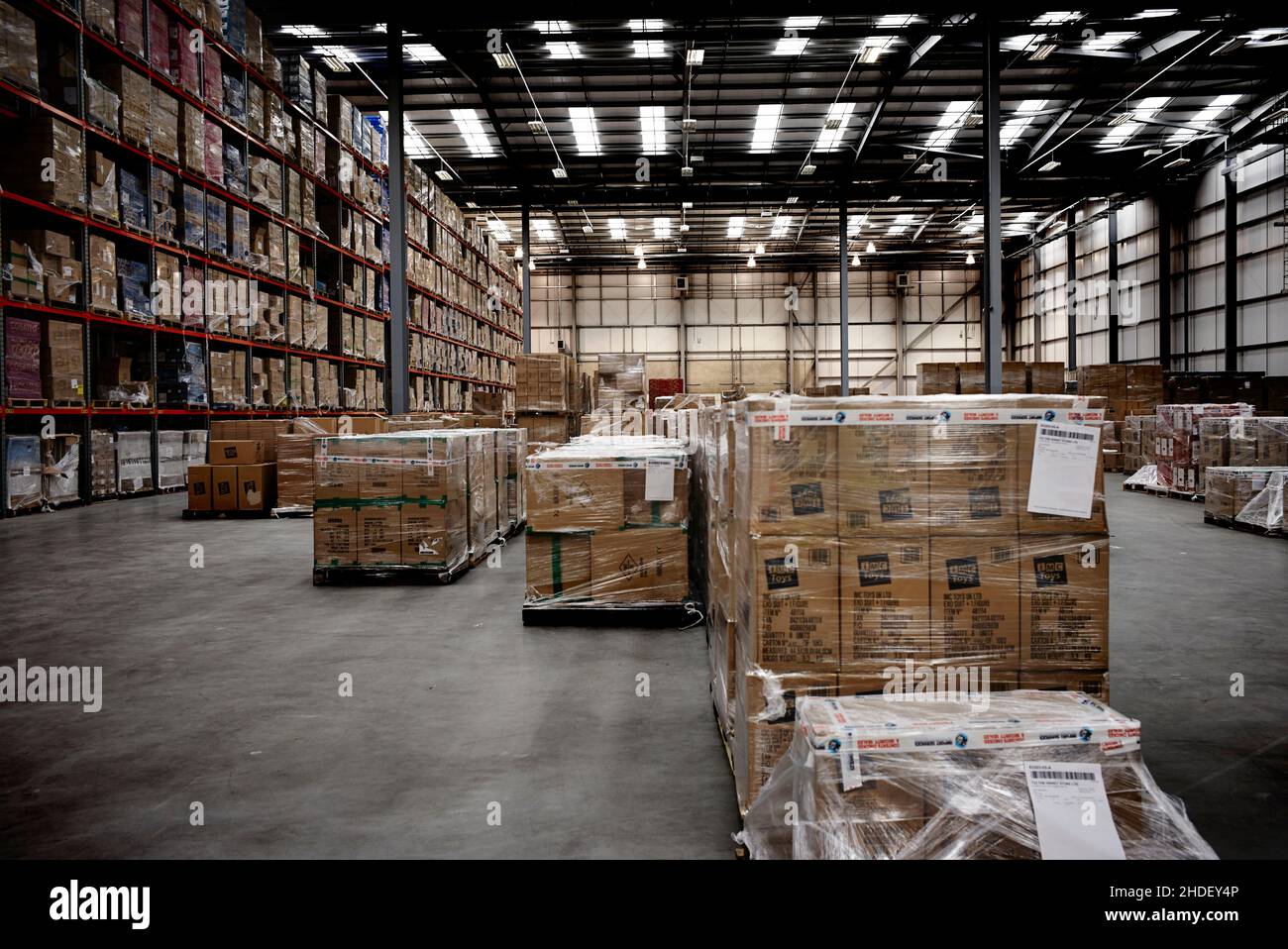 Distribution centre, Maersk trucking, DP World London Gateway Stock ...