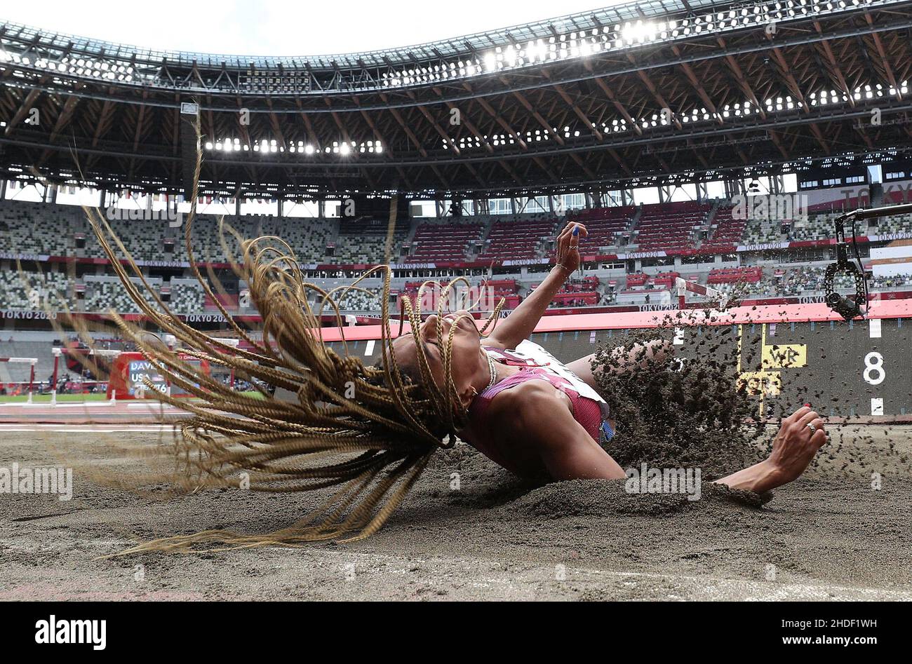 (220106) -- BEIJING, Jan. 6, 2022 (Xinhua) -- Tara Davis of the United ...