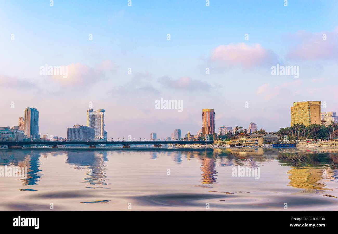 Qasr al nile bridge hi-res stock photography and images - Alamy