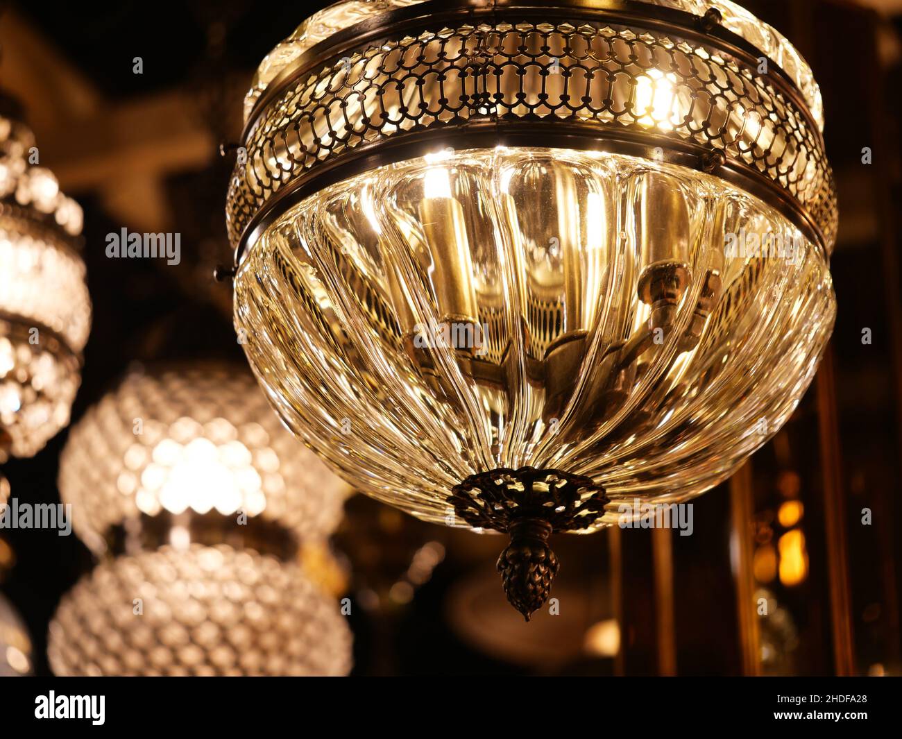 Glass lamp shades hi-res stock photography and images - Alamy