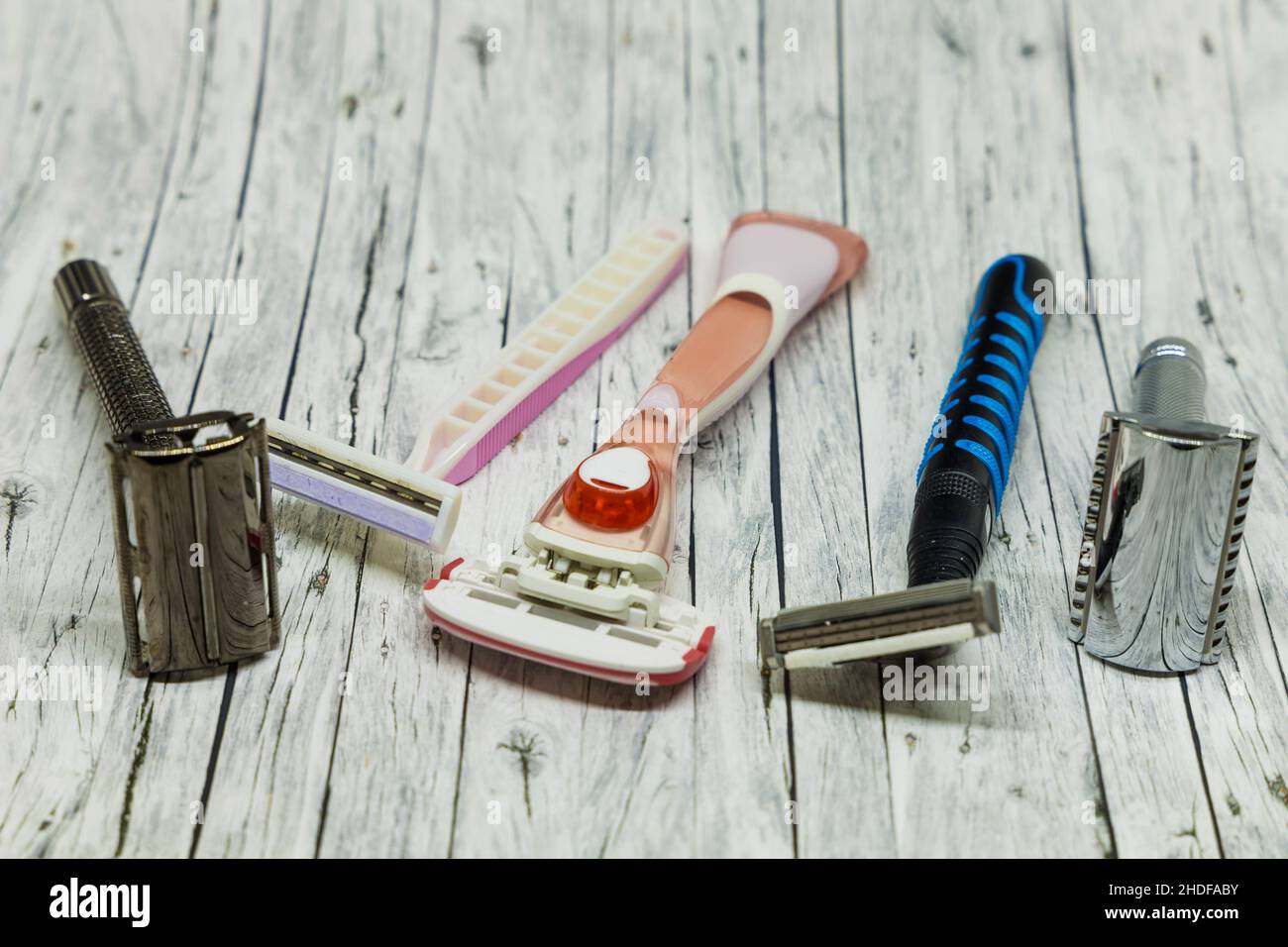 Safety razors hi-res stock photography and images - Alamy