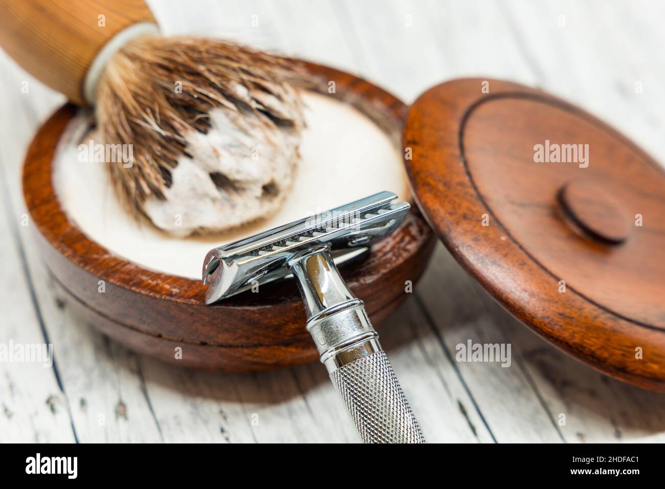 shaving, safety razor Stock Photo - Alamy