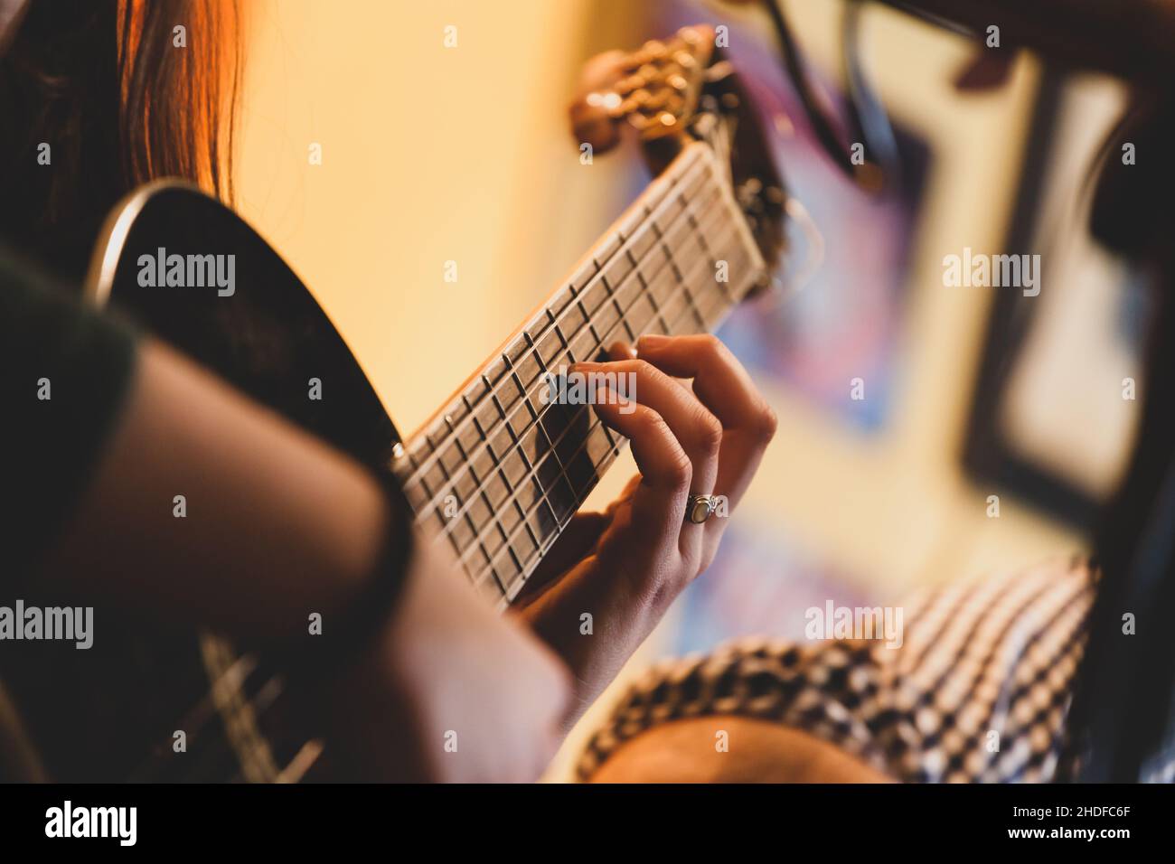 People playing instruments hi-res stock photography and images - Alamy