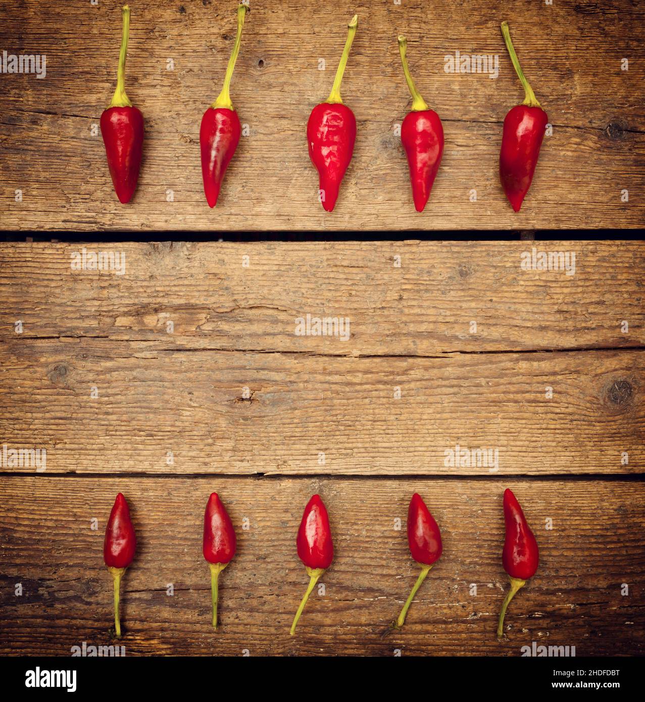 pepperoni, in a row, pepperonis, in a rows Stock Photo - Alamy
