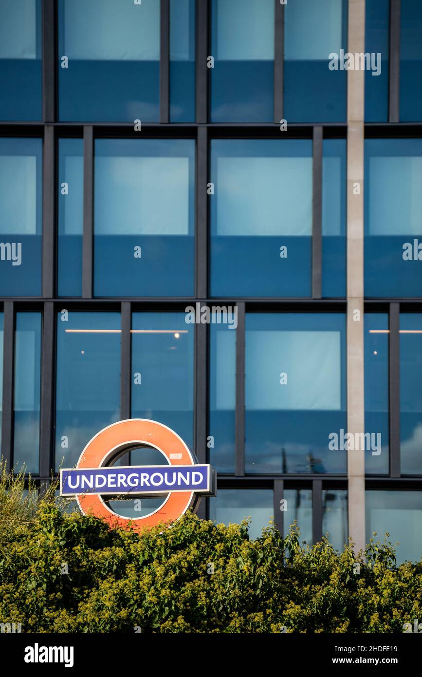 London Underground sign, Tower Hill, London Stock Photo - Alamy