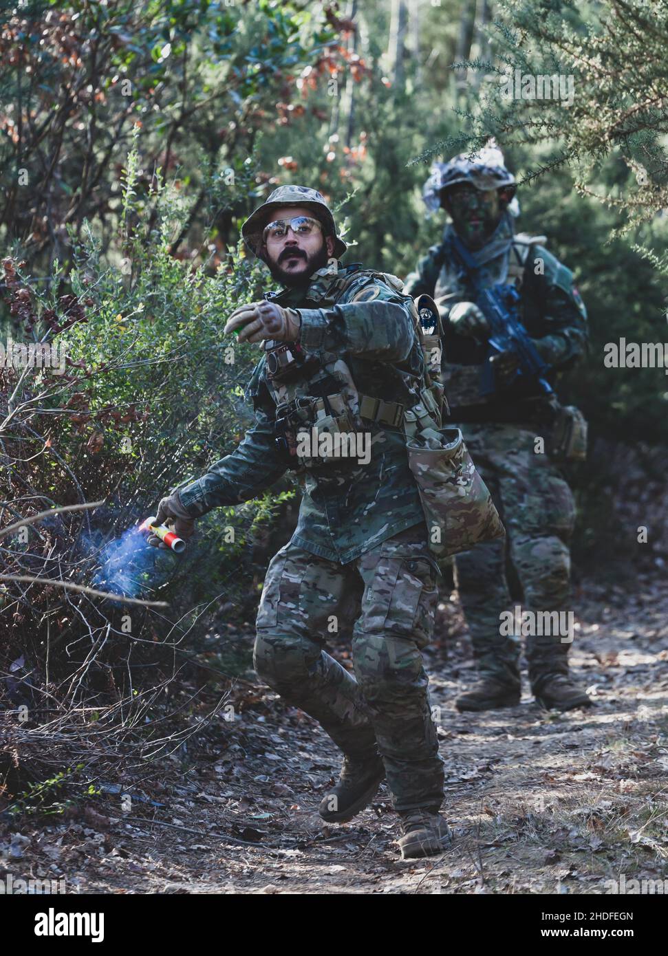 army soldier, light rocket, throwing, army soldiers, troops, light ...