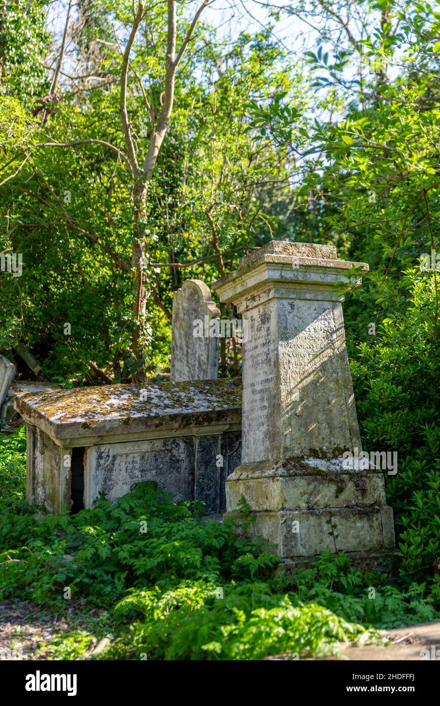 Nunhead Cemetery, London Stock Photo - Alamy