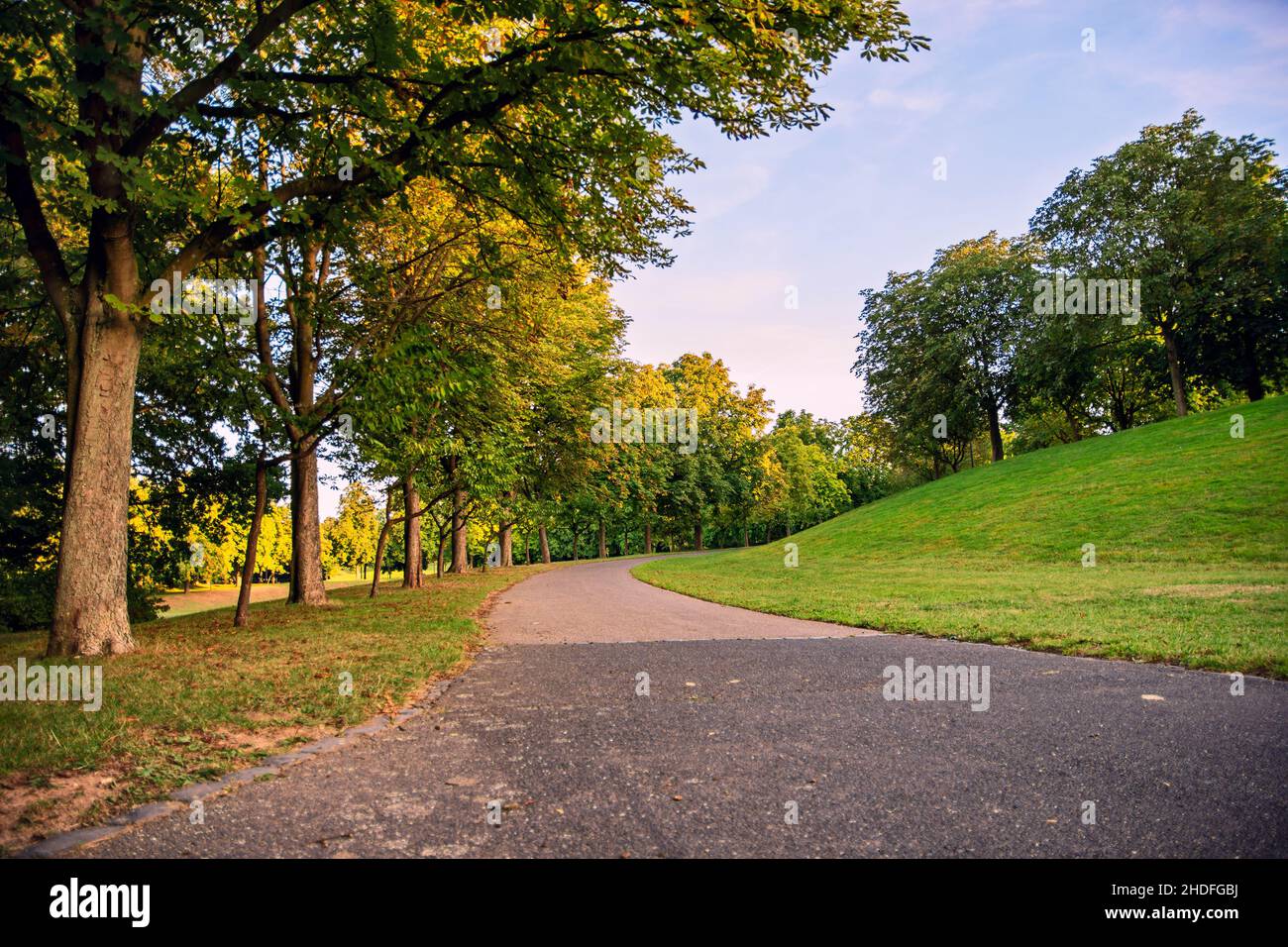 footpath, park, footpaths, parks Stock Photo - Alamy