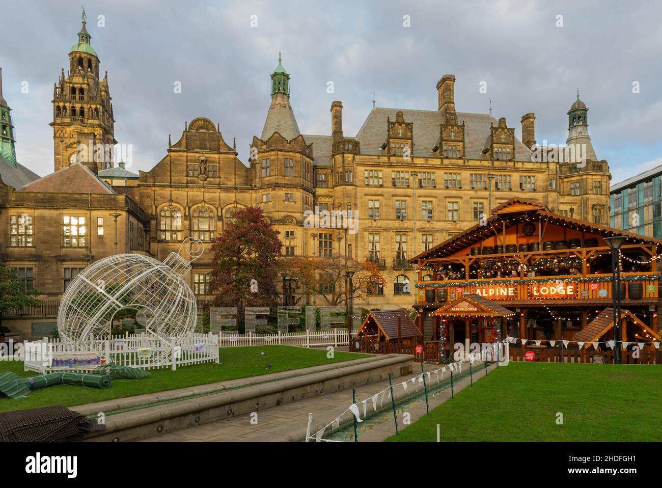 Vulcan sheffield town hall hi-res stock photography and images - Alamy