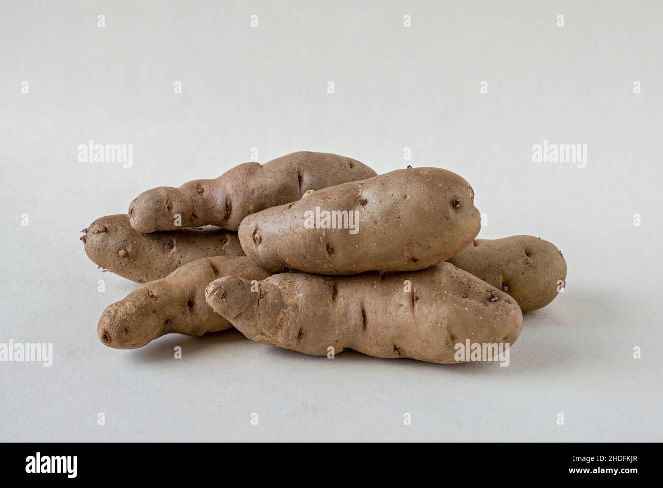 potato, potato variety, bamberger hörnla, raw potatos, potato varieties ...