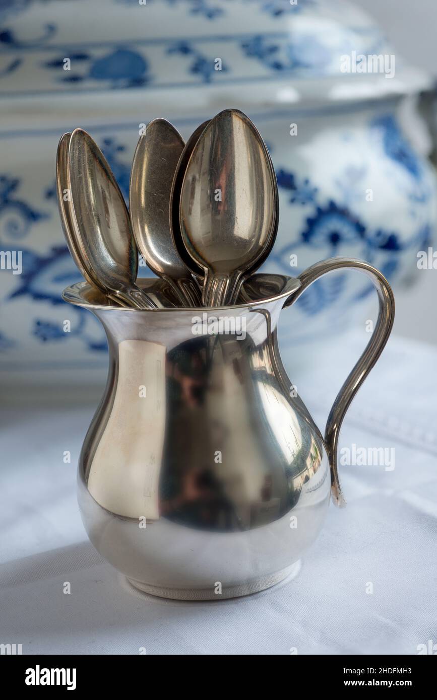 Silver ceramics hi-res stock photography and images - Alamy