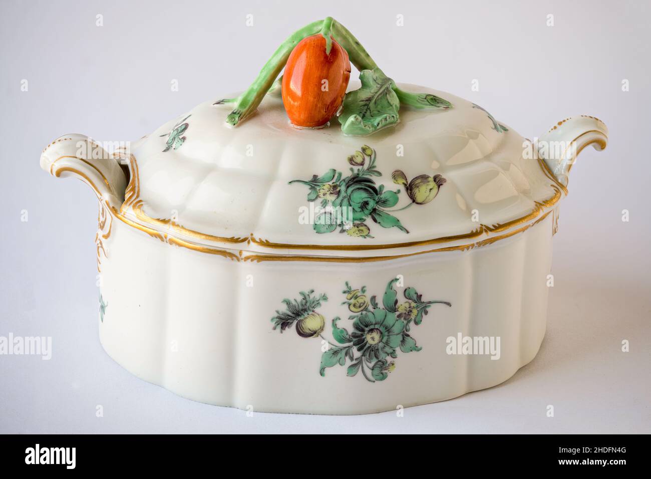 Bone chinas hi-res stock photography and images - Alamy