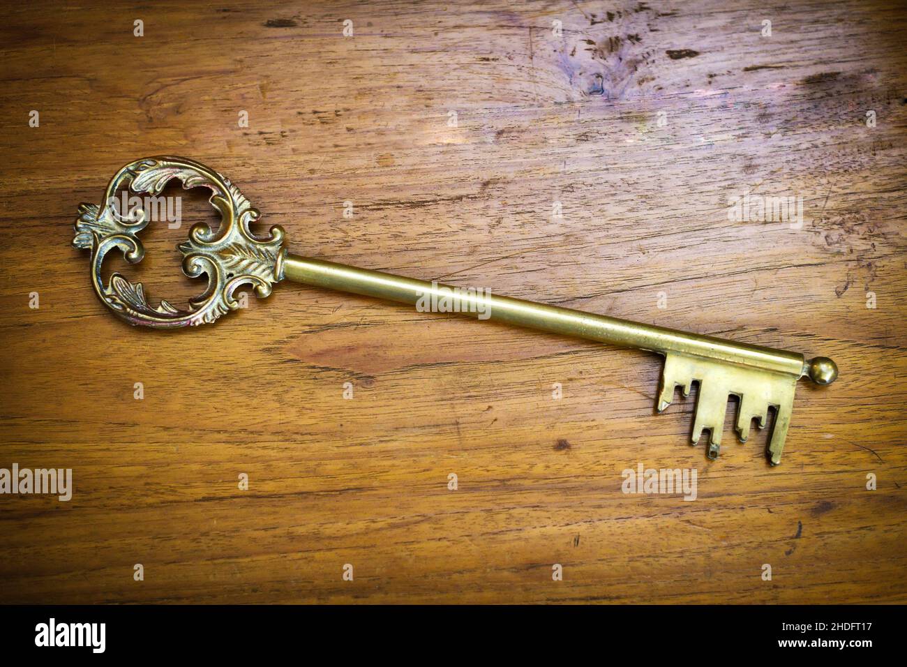 Ornamental keys hi-res stock photography and images - Alamy