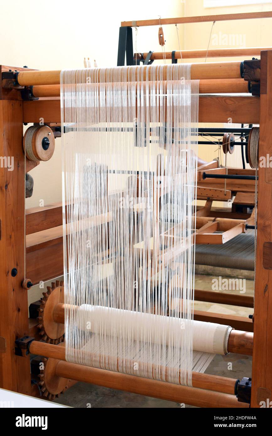 Weaving yarns hi-res stock photography and images - Alamy