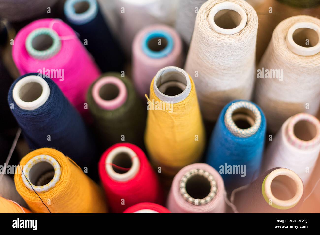 Weaving yarns hi-res stock photography and images - Alamy