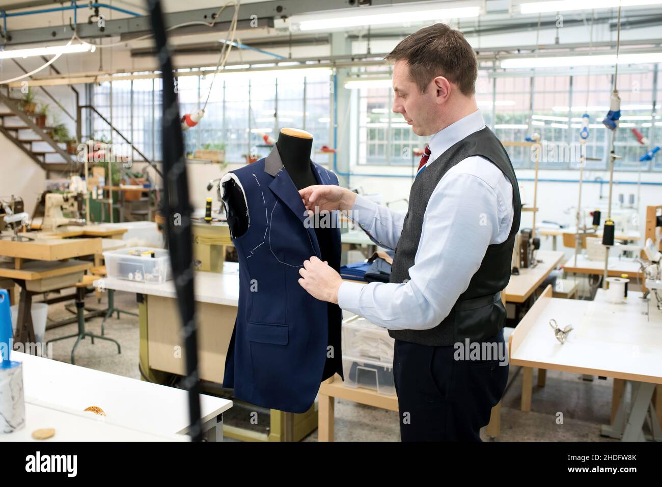 Length pins hi-res stock photography and images - Alamy