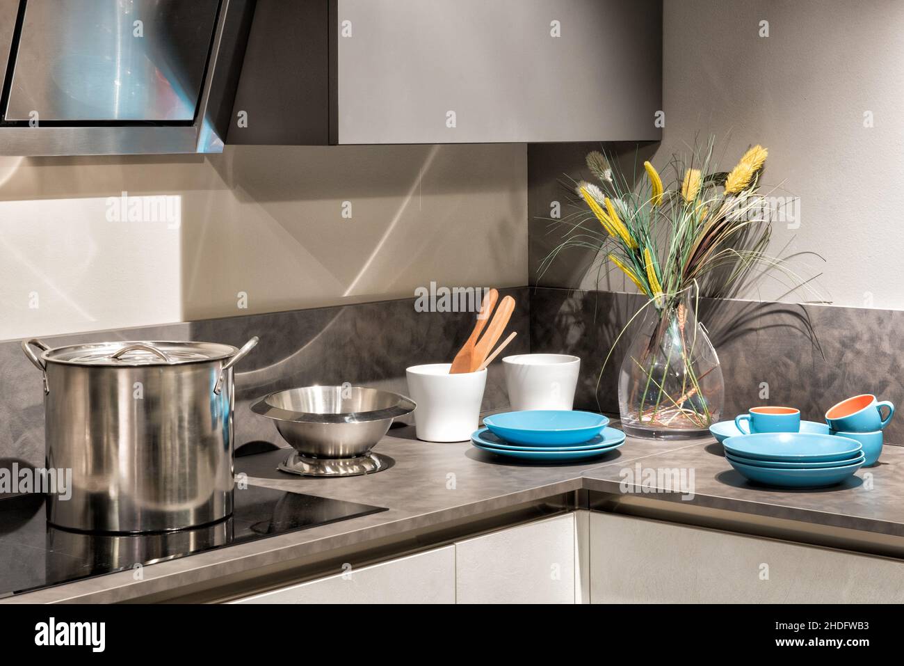 kitchen, dishware, kitchens, crockery, dishwares Stock Photo - Alamy