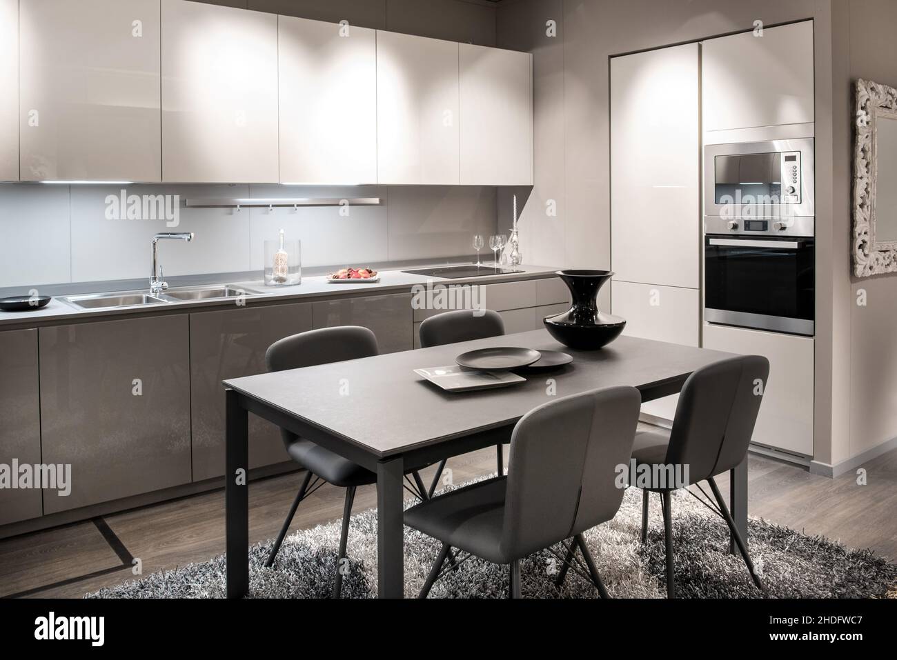 kitchen, dining table, built in kitchen, kitchens, dining tables Stock ...