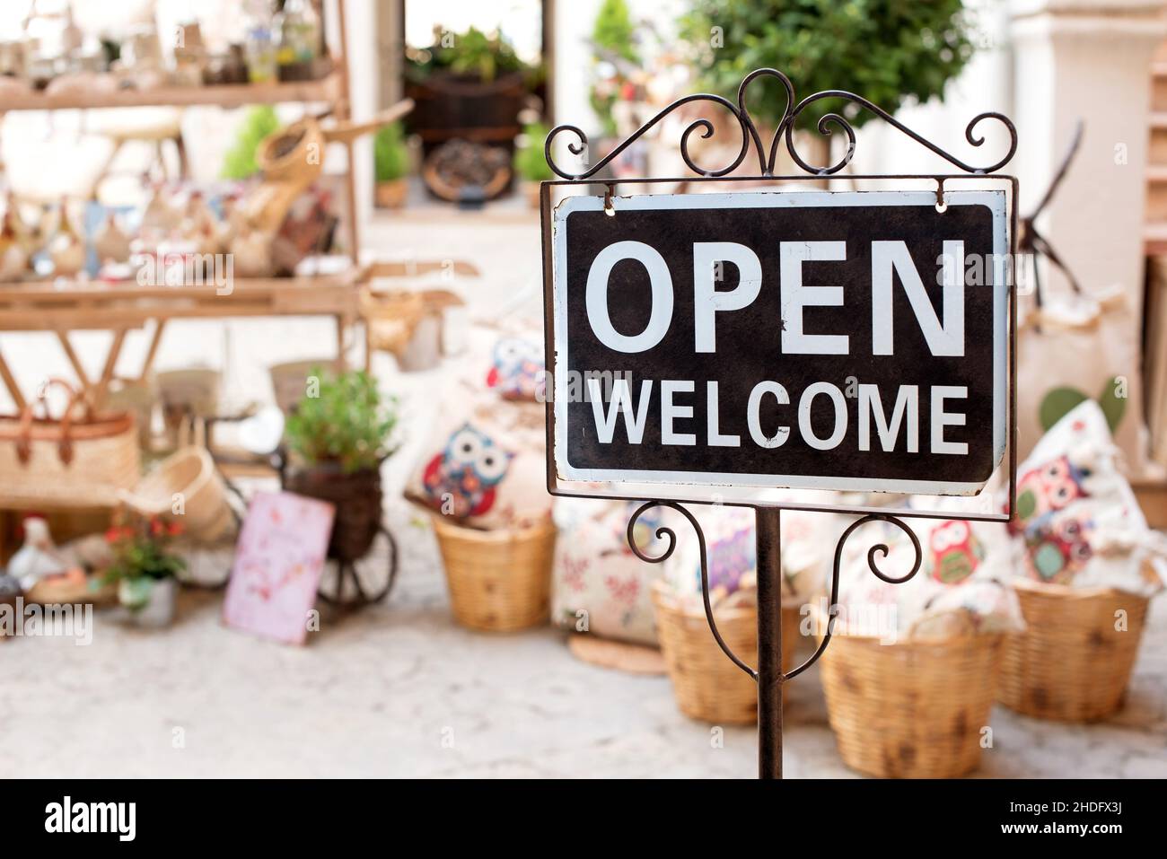 market, open, welcome, markets, opens, welcome signs Stock Photo - Alamy