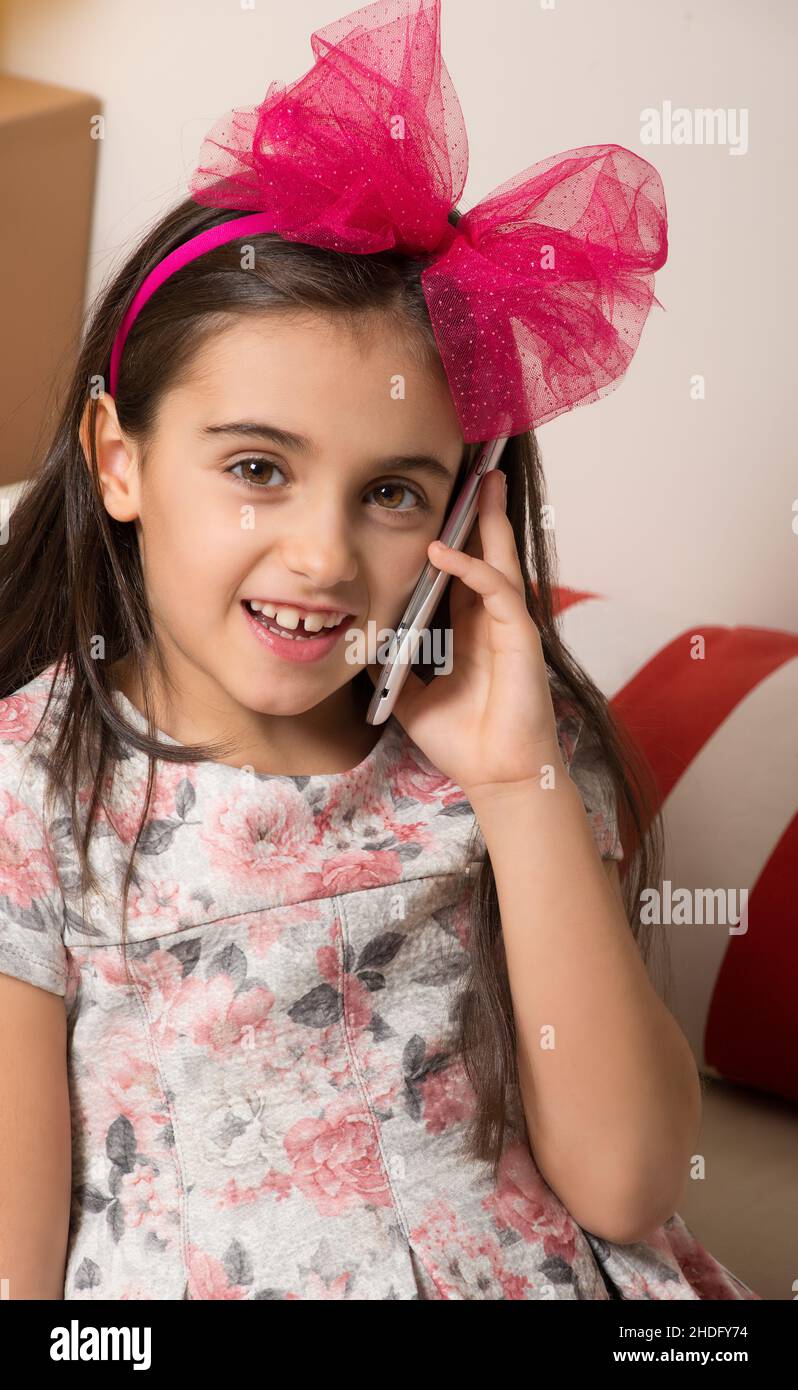 girl, smiling, on the phone, smart phone, girls, smile, on the phones ...