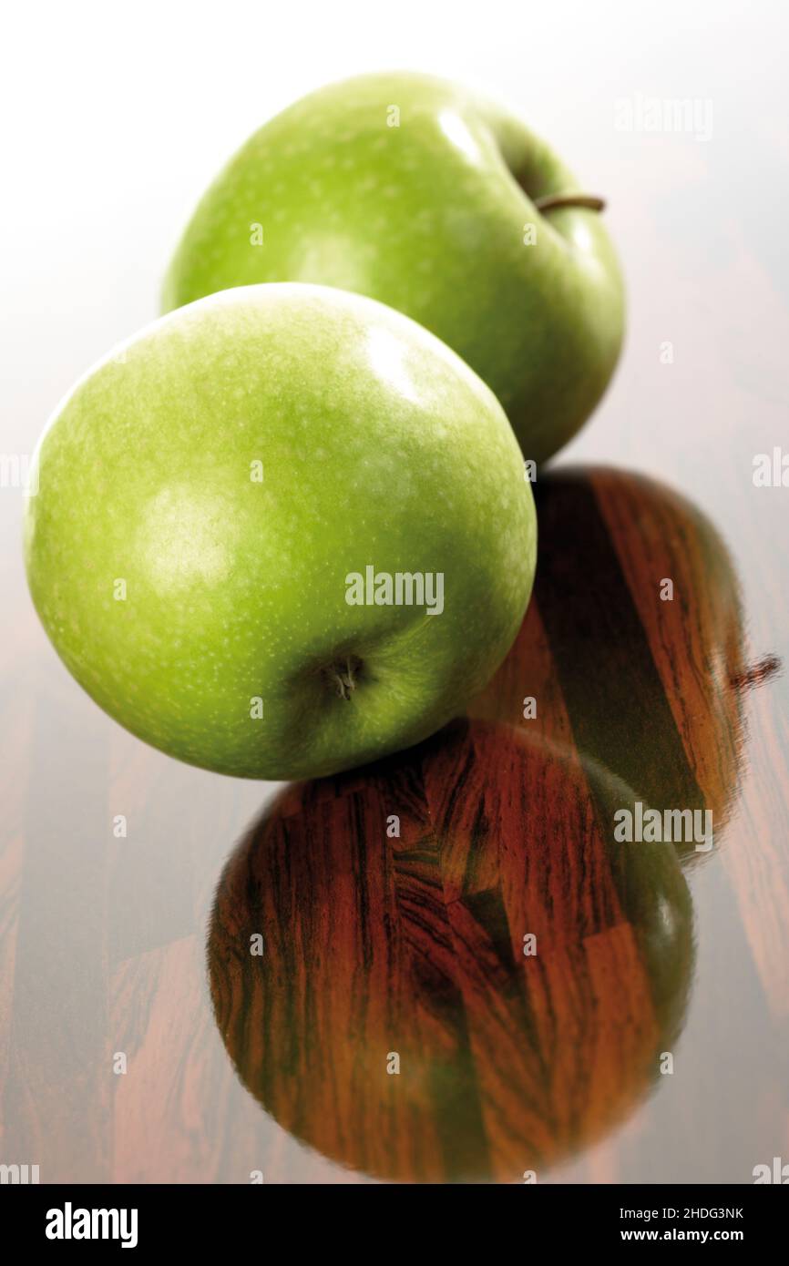 green apple, golden delicious, green apples Stock Photo - Alamy