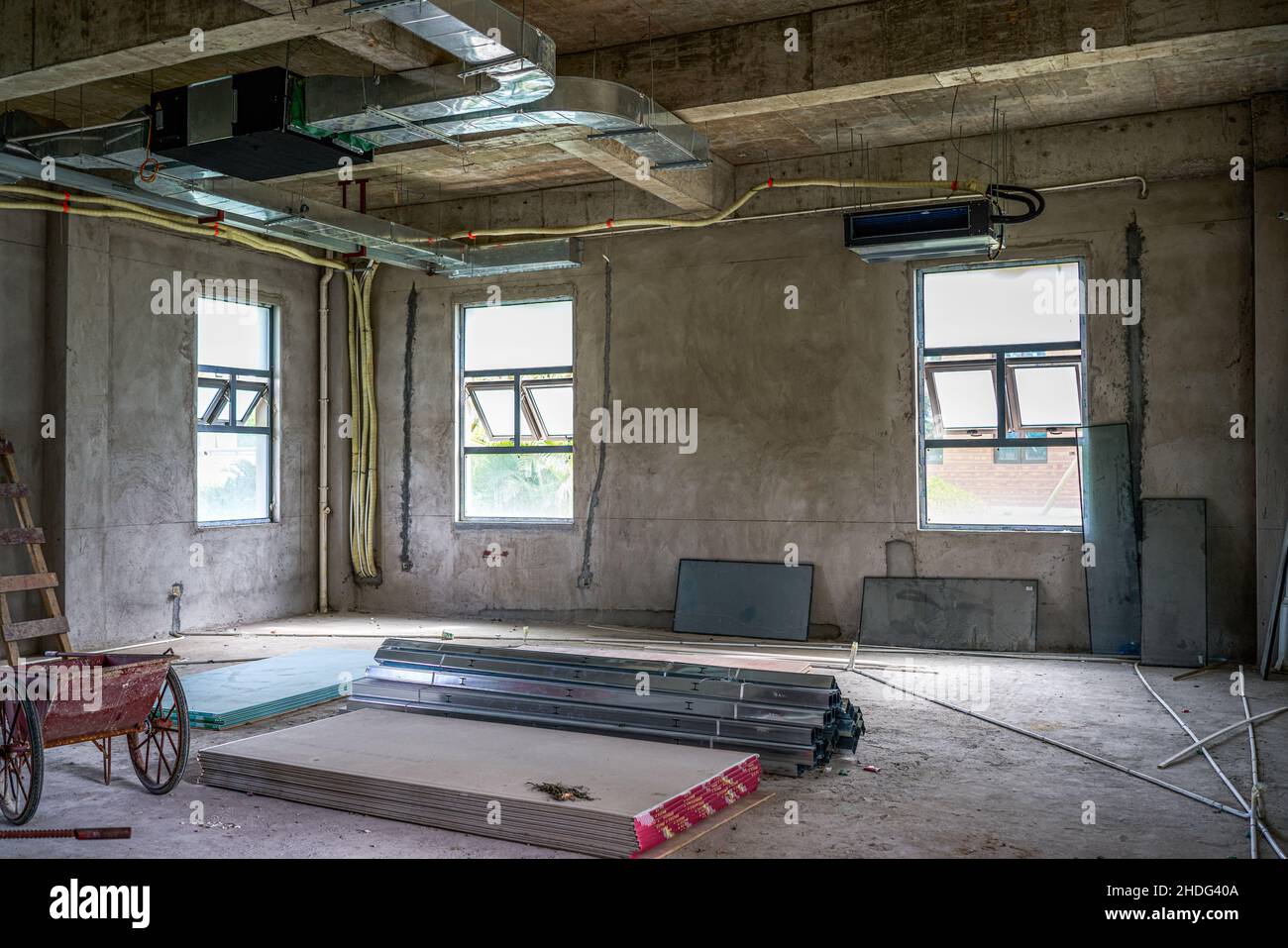 The construction site of the interior decoration of the commercial ...