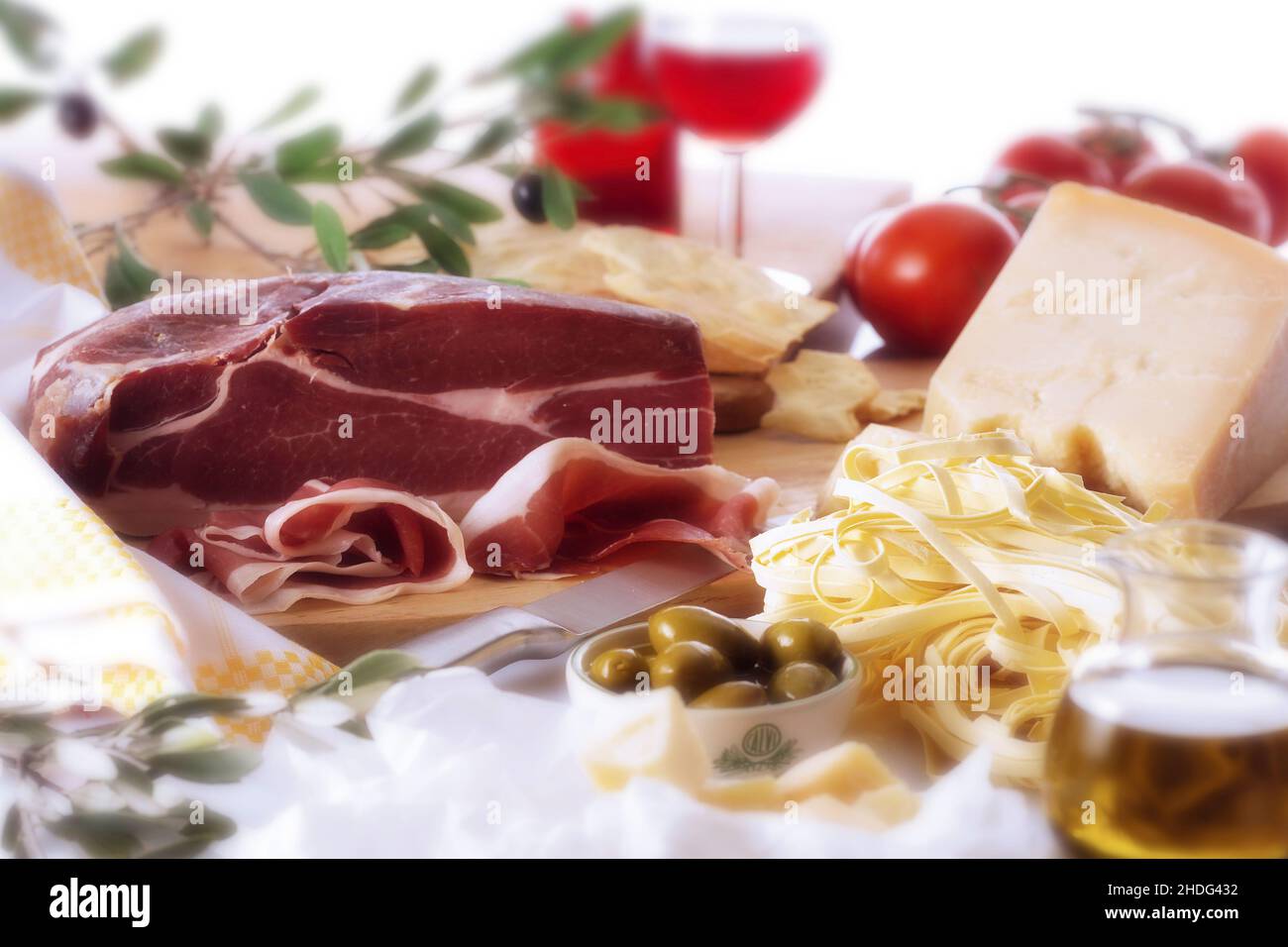 Italian wines and cheeses hi-res stock photography and images - Alamy