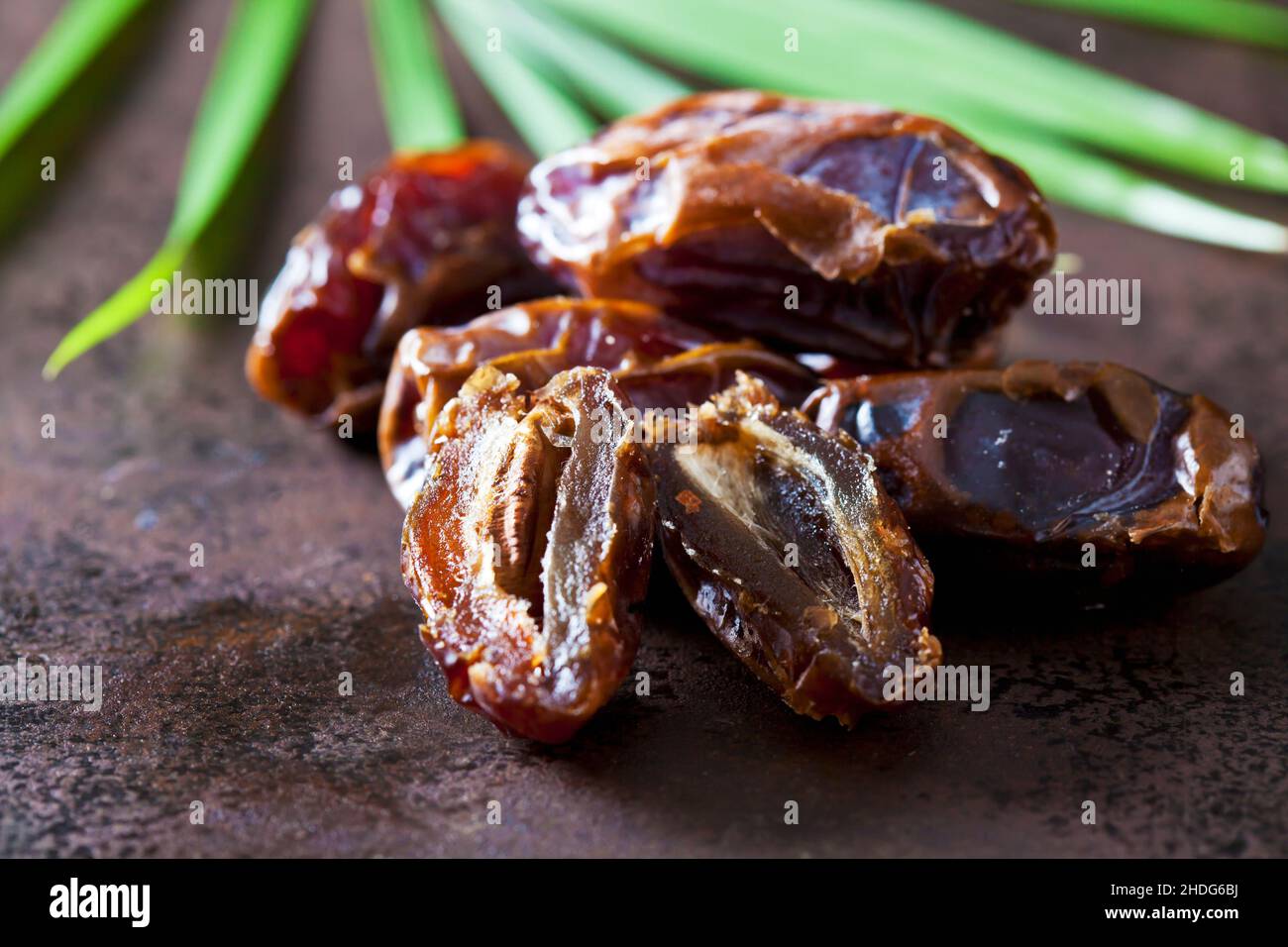 20 dates hi-res stock photography and images - Alamy