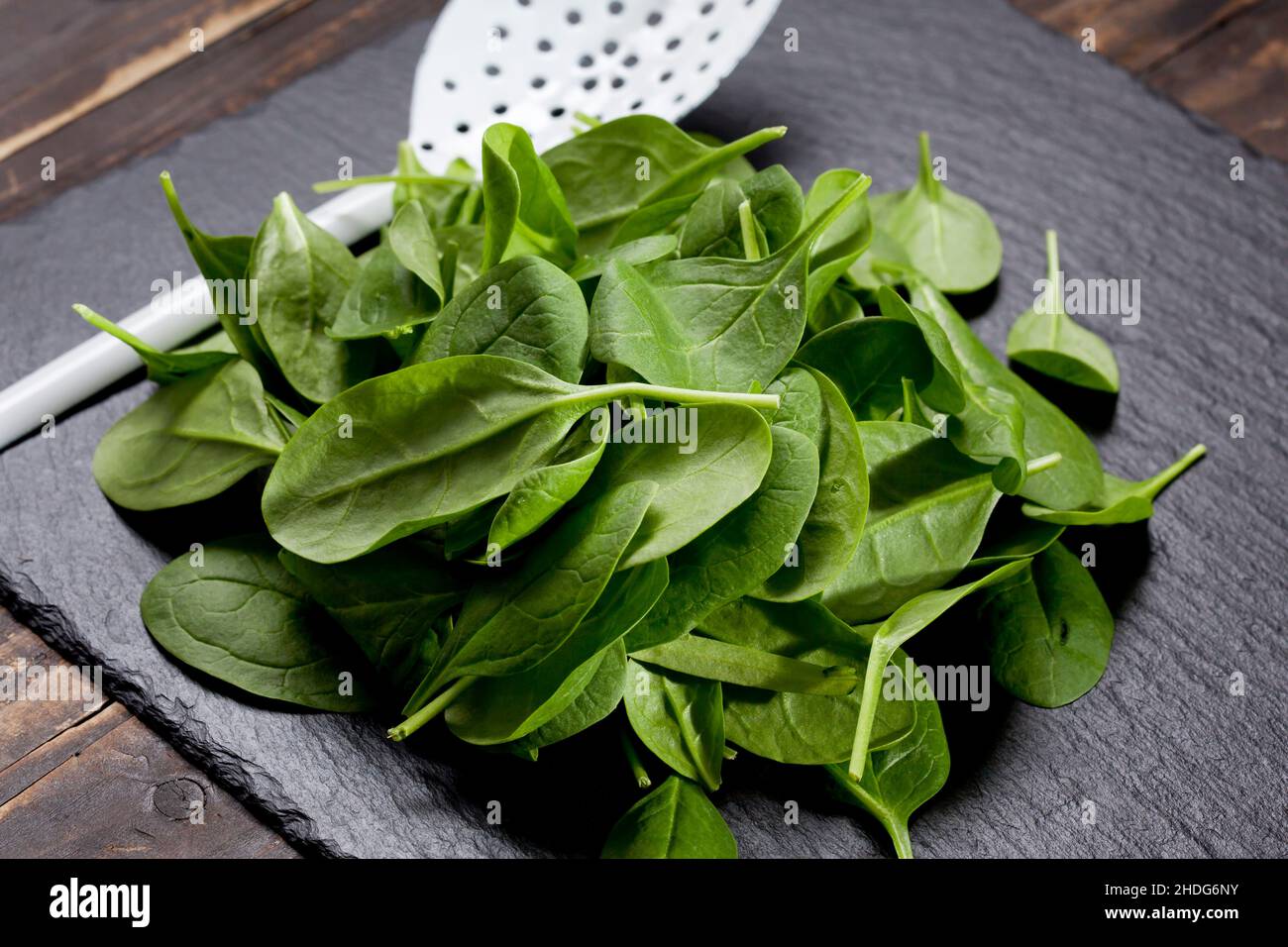 spinach, leaf spinach, spinac croutons, spinachs Stock Photo - Alamy