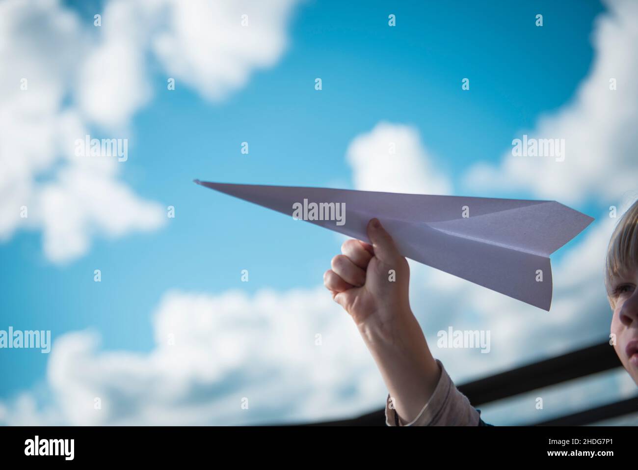 Flying airplanes hi-res stock photography and images - Alamy