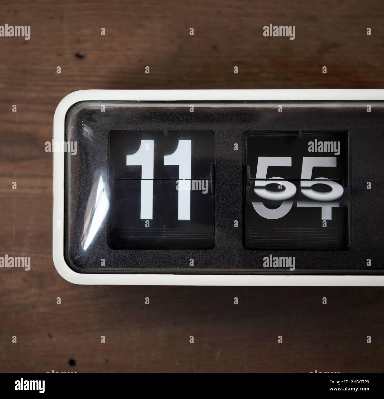 alarm clock, 5 to 12, alarm clocks, five to twelve Stock Photo - Alamy