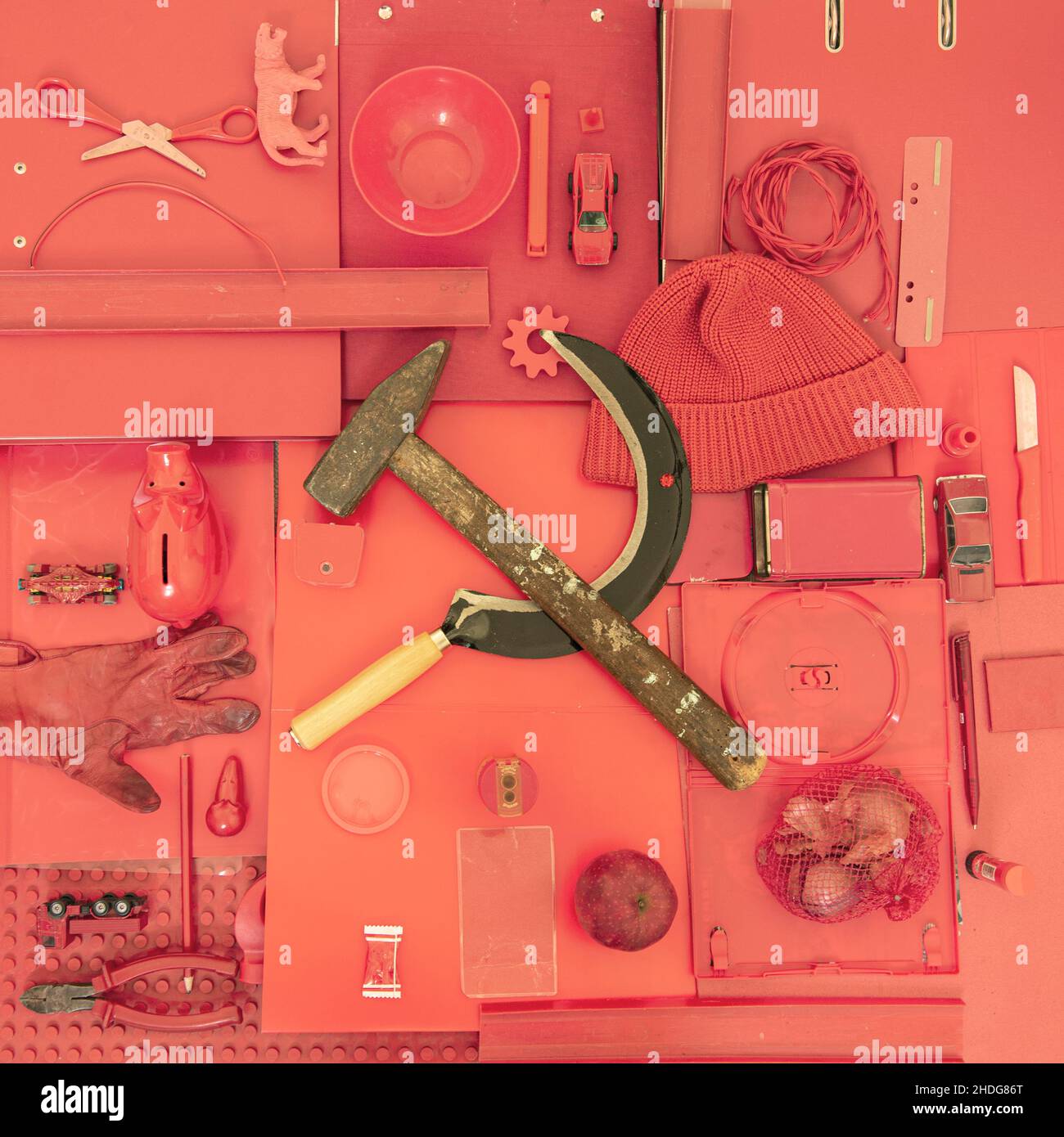 Hammer and sickle symbols hi-res stock photography and images - Alamy