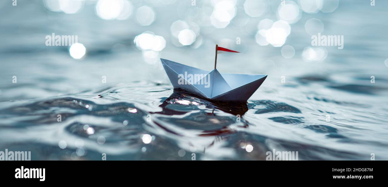 Paper and water hi-res stock photography and images - Alamy