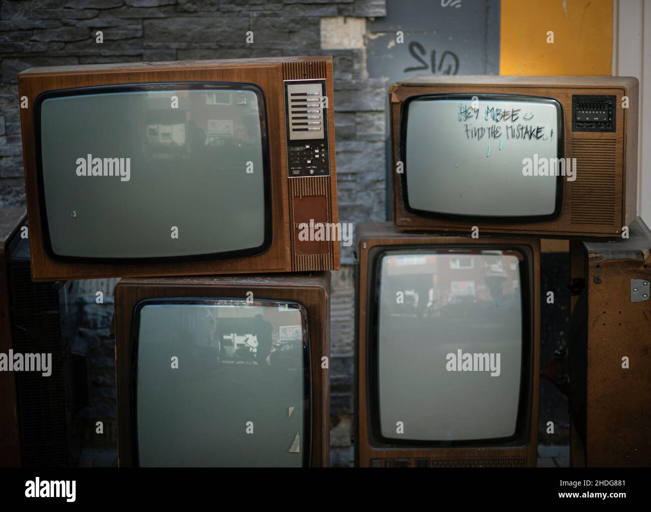 Retro television outside hi-res stock photography and images - Alamy