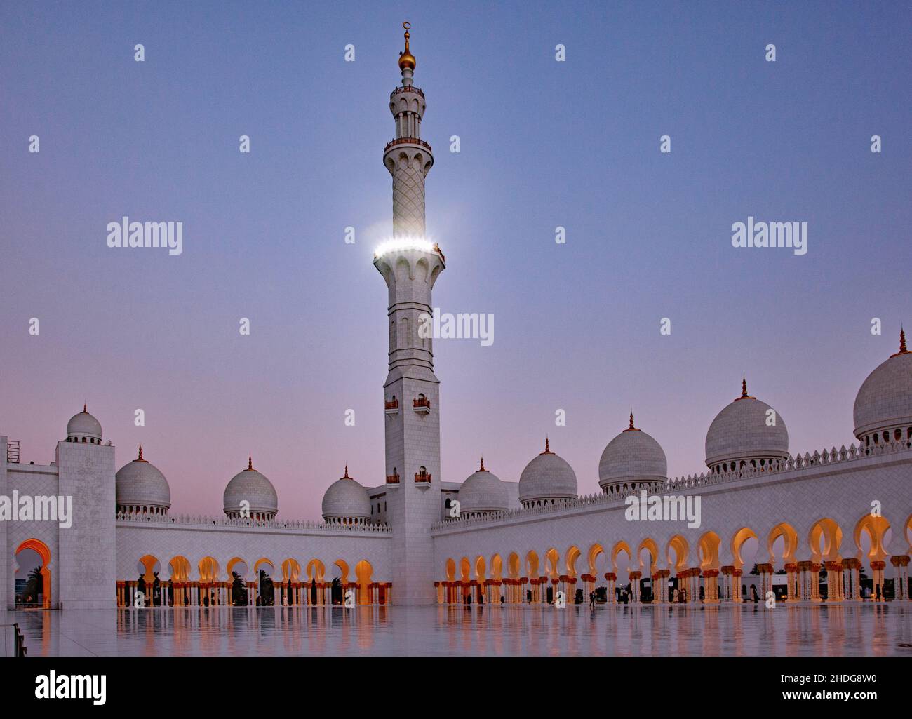 sheikh zayed mosque Stock Photo - Alamy