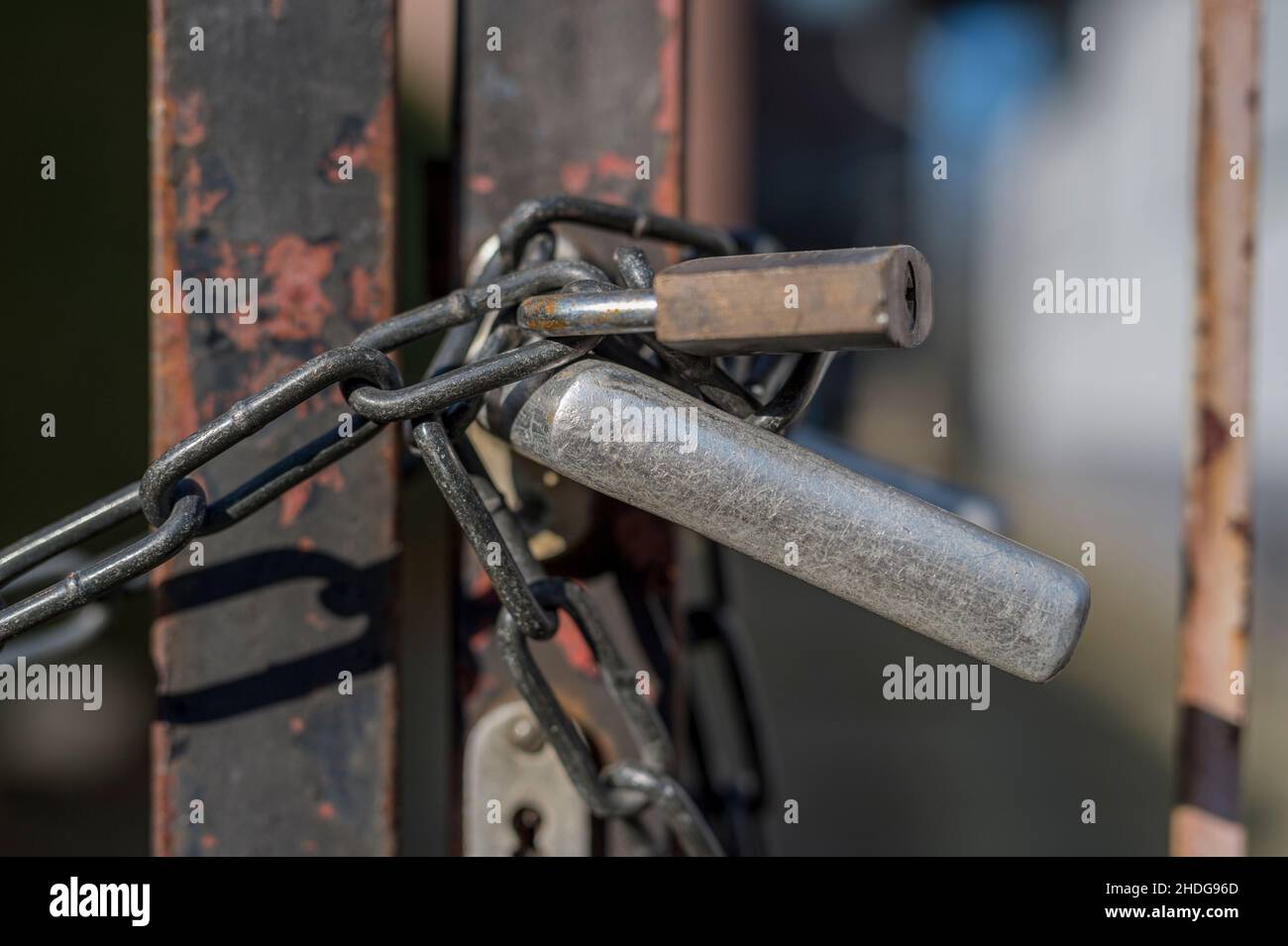 iron chain, barricaded, castle, iron chains, barricadeds Stock Photo ...