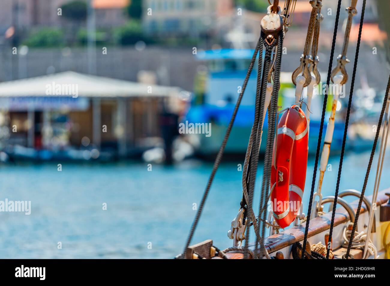 Life belts hi-res stock photography and images - Alamy