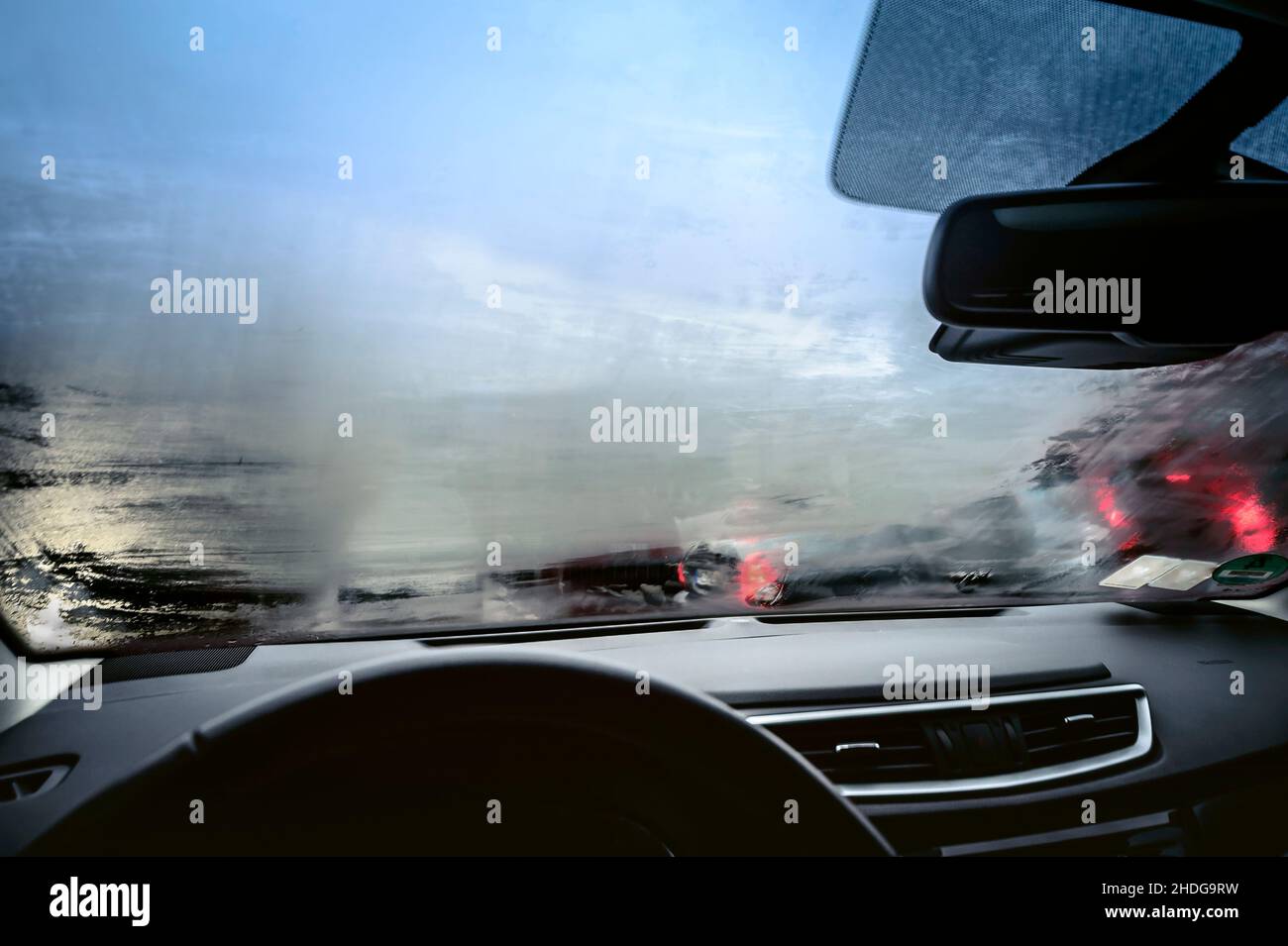 Cars road hi-res stock photography and images - Alamy