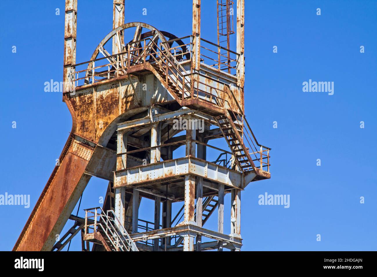The building of the shaft hi-res stock photography and images - Alamy
