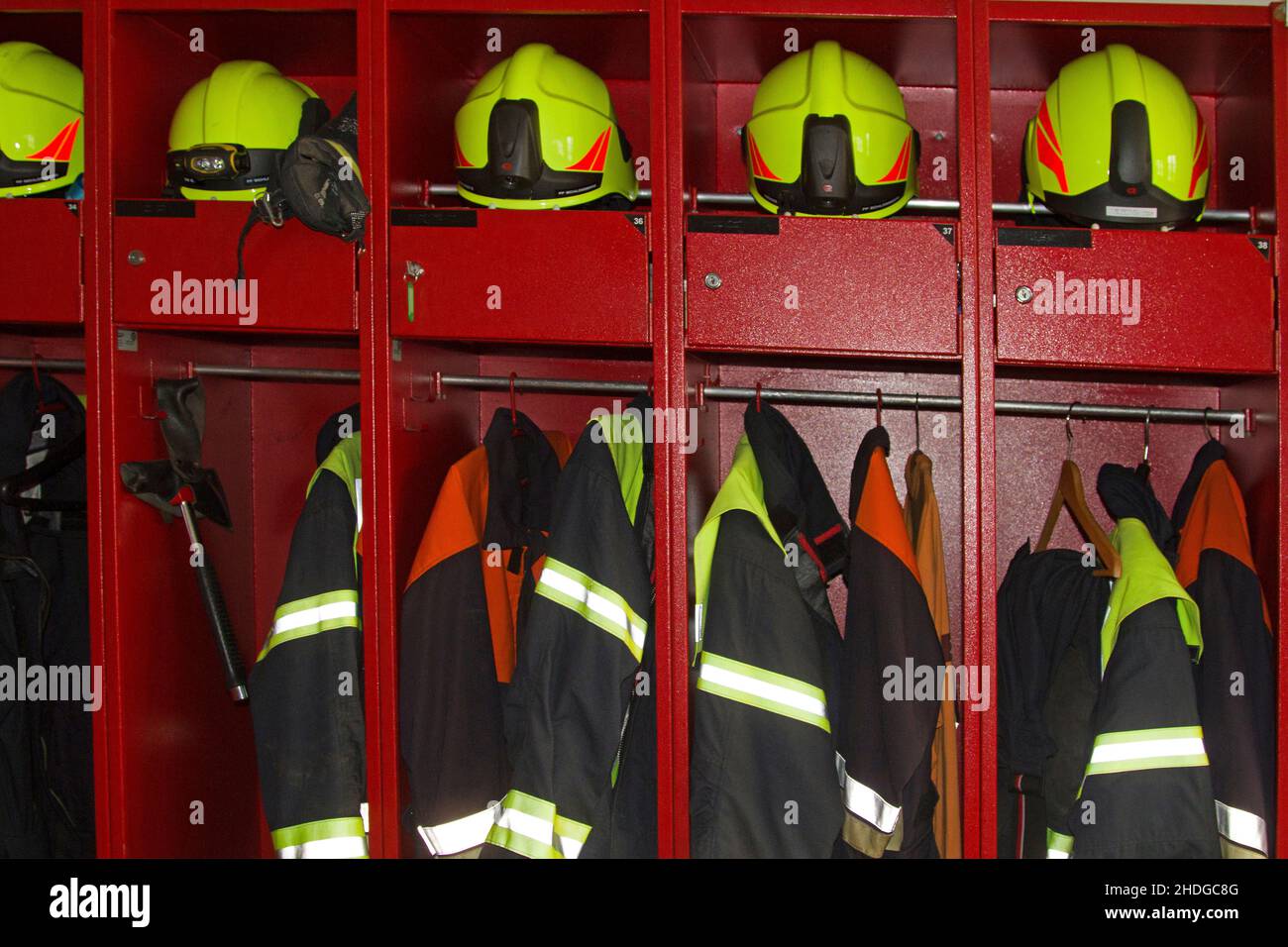 Uniforms uniform hi-res stock photography and images - Alamy