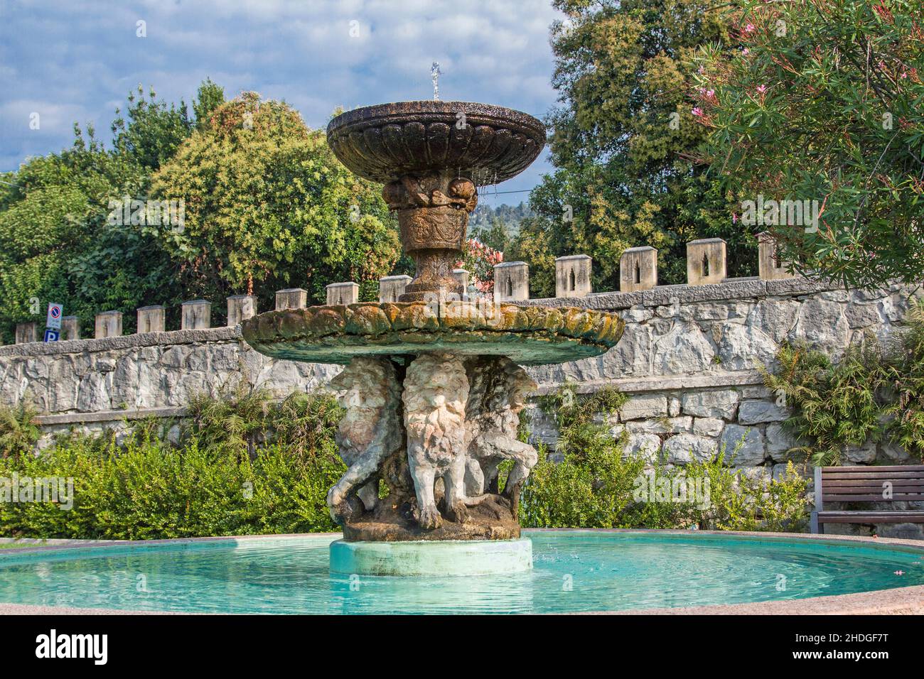 fountain, garda, fountains, gardas Stock Photo - Alamy