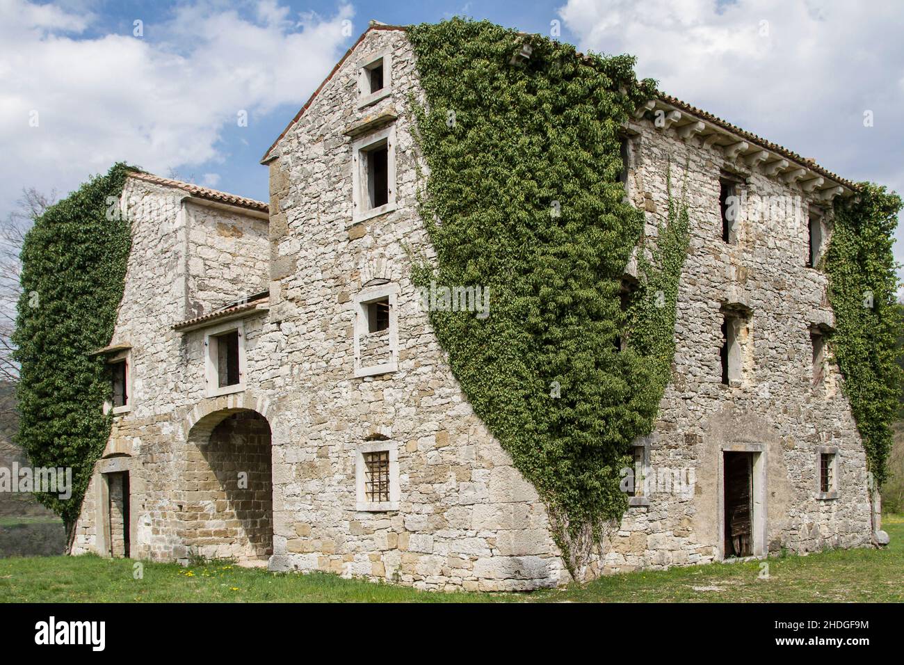 old ruin, farm, old ruins, farms, homestead Stock Photo - Alamy