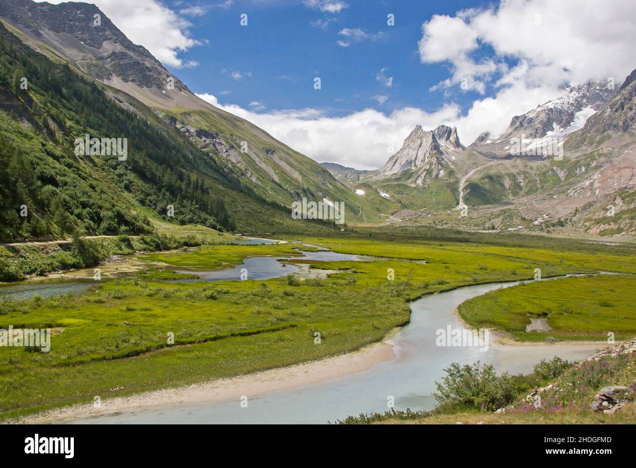 mont blanc, val veny, alpine valley, mont blancs, val venies Stock ...