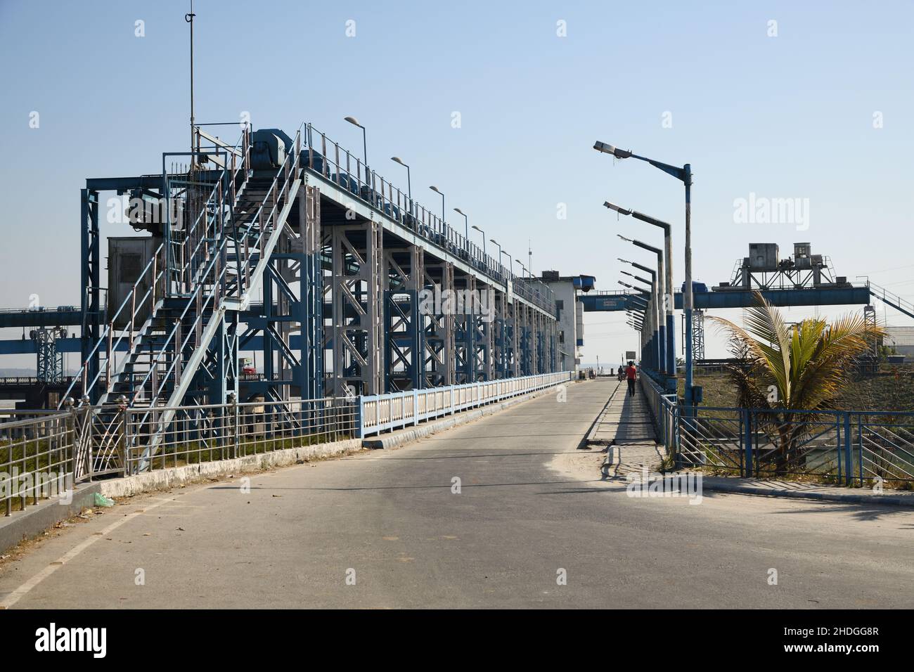Lock gate of Teesta Mahananda link canal at Gajaldoba. Jalpaiguri, West ...