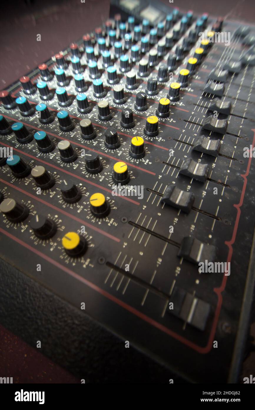 Dj controllers hi-res stock photography and images - Alamy