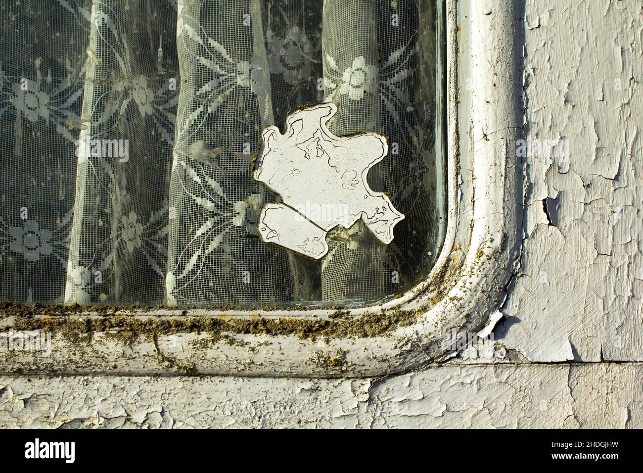 window, cracked, curtains, windows, crackeds, drape Stock Photo - Alamy